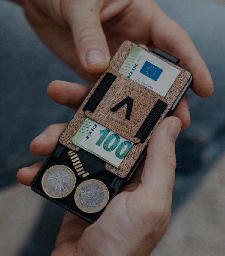 AVIATOR Wallet: German Made Metal Slim Wallets | AVIATOR Wallet