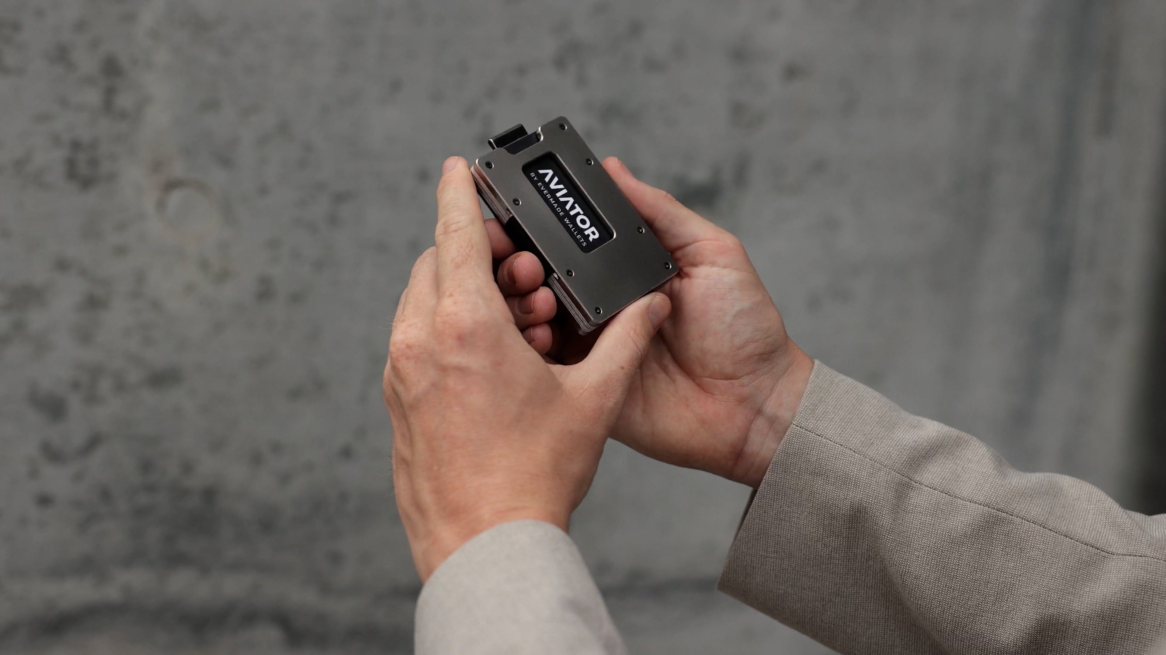 AVIATOR Slim Wallet mit Münzfach und RFID-Schutz